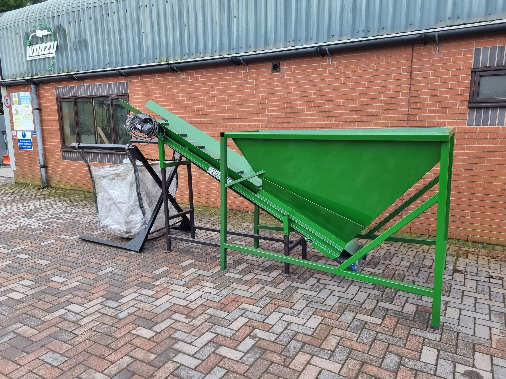 Dumpy Bag Filling System - Woozy Fabrication & Son Ltd